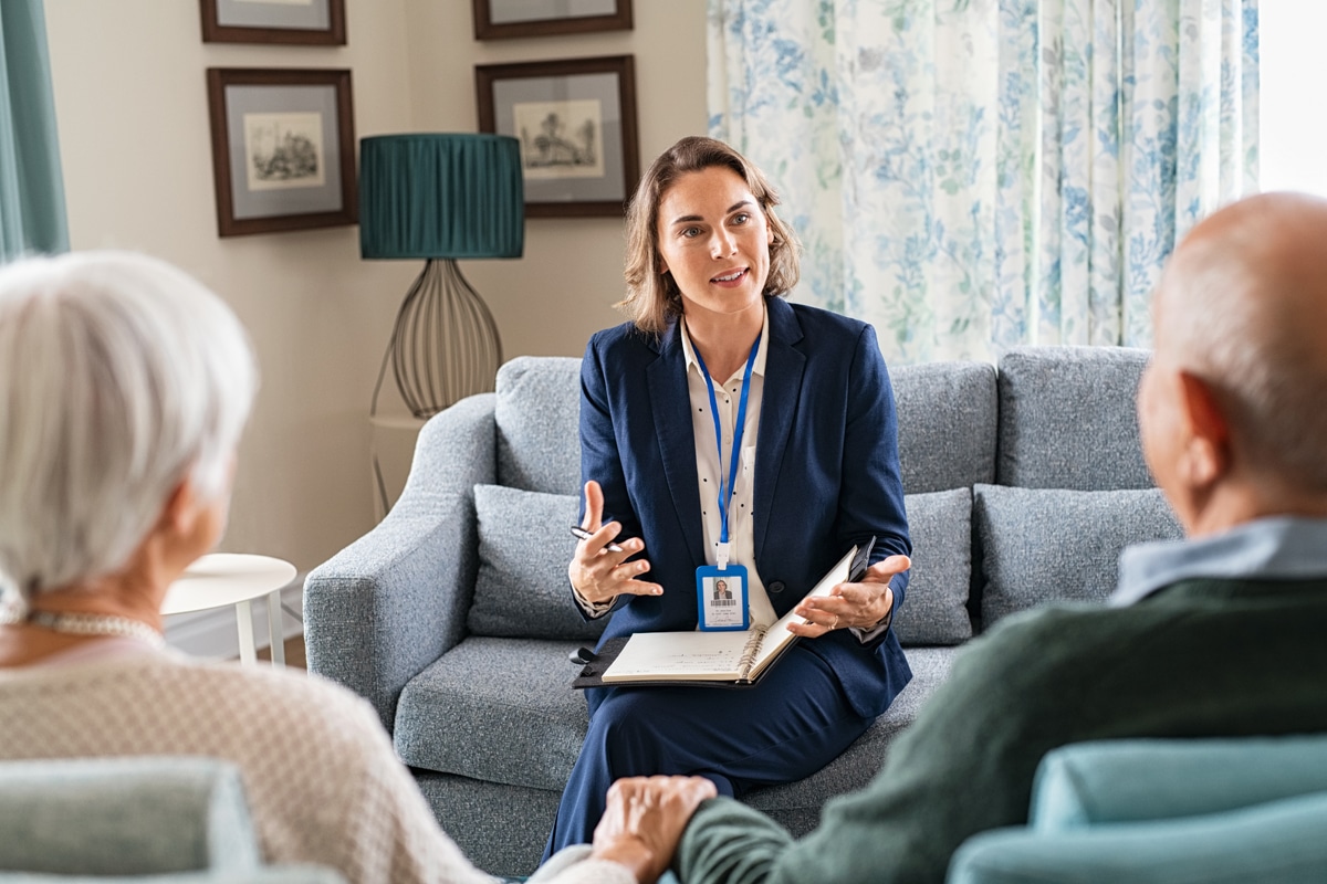 3 Surprising Roles Of a Hospice Social Worker - Your Health Magazine